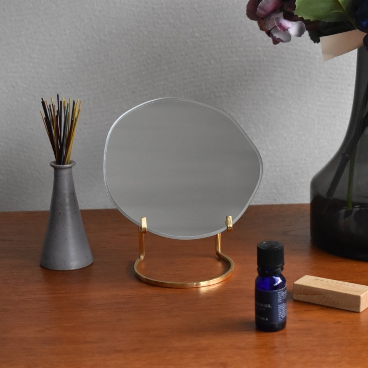 卓上鏡 in bloom｜ブラススタンドミラー｜Sサイズ | インテリア雑貨,収納雑貨 | Hauspot ～ハウスポット～ オンライン本店