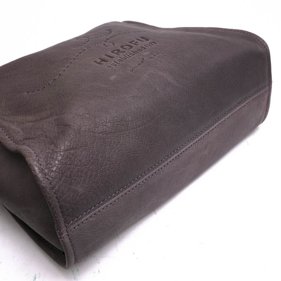 HIROFU / ヒロフ 牛革 カーフ シボ革 シュリンクレザー グレー 灰色 ショルダーバッグ メンズ | BRANDING