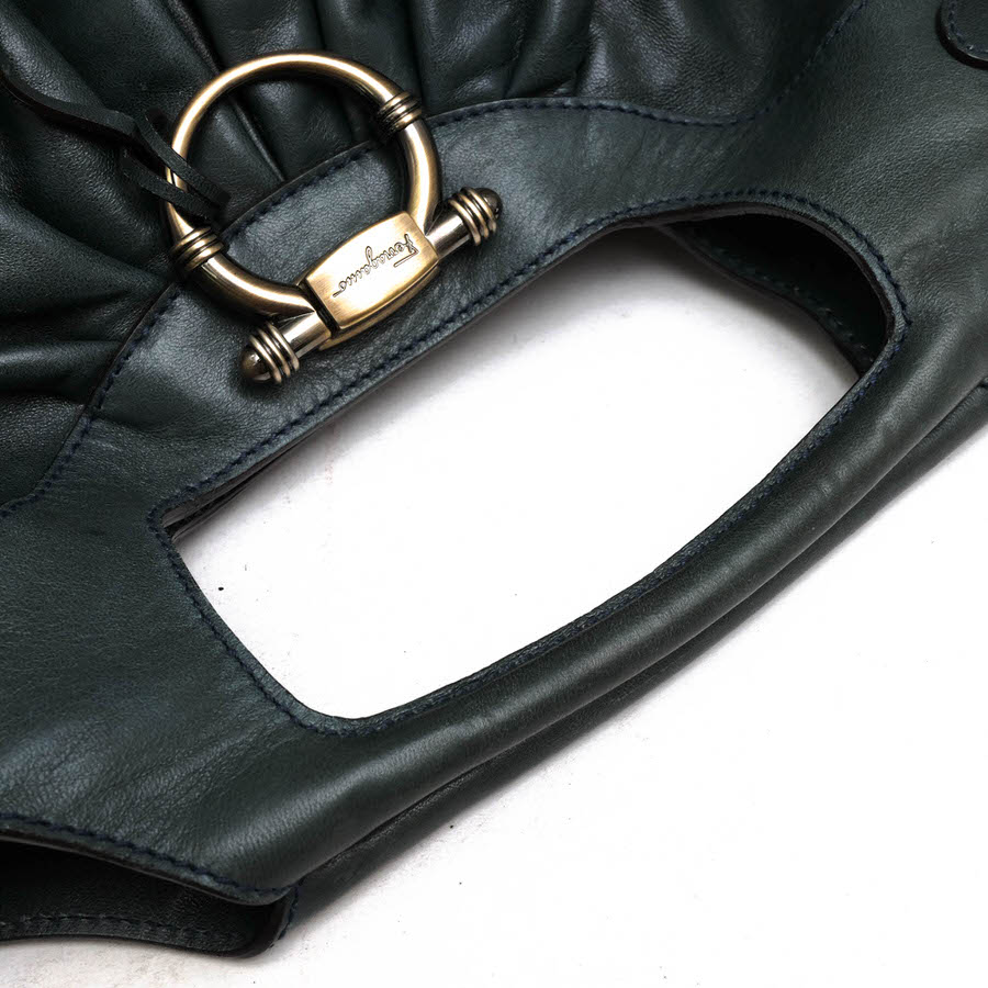 Salvatore Ferragamo AB-21 B401 / フェラガモ 牛革 カーフ ダークグリーン 2WAY ショルダーバッグ グリーン 緑 ハンドバッグ レディース | BRANDING