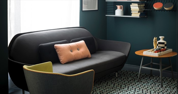 セシリエ・マンツによる上品な「minuscule table（ミナスキュールテーブル）」