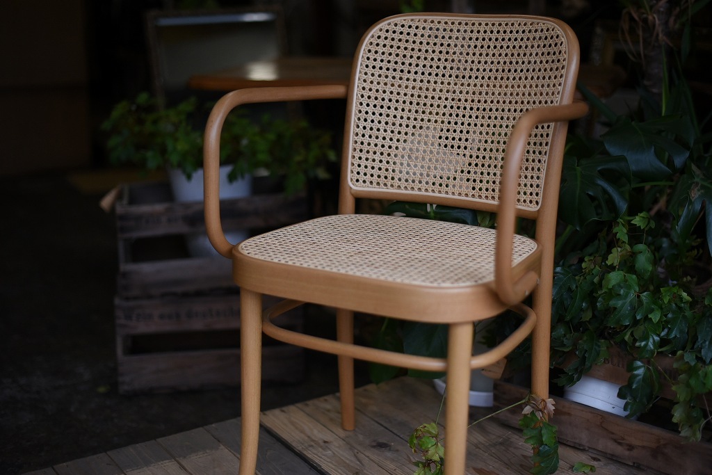 TON ARM CHAIR No.811 325811 | TON | | INNOCENT ONLINE SHOP