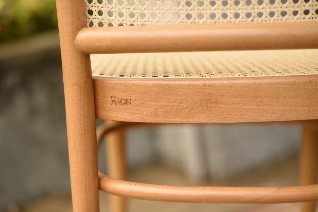 TON ARM CHAIR No.811 325811 | TON | | INNOCENT ONLINE SHOP