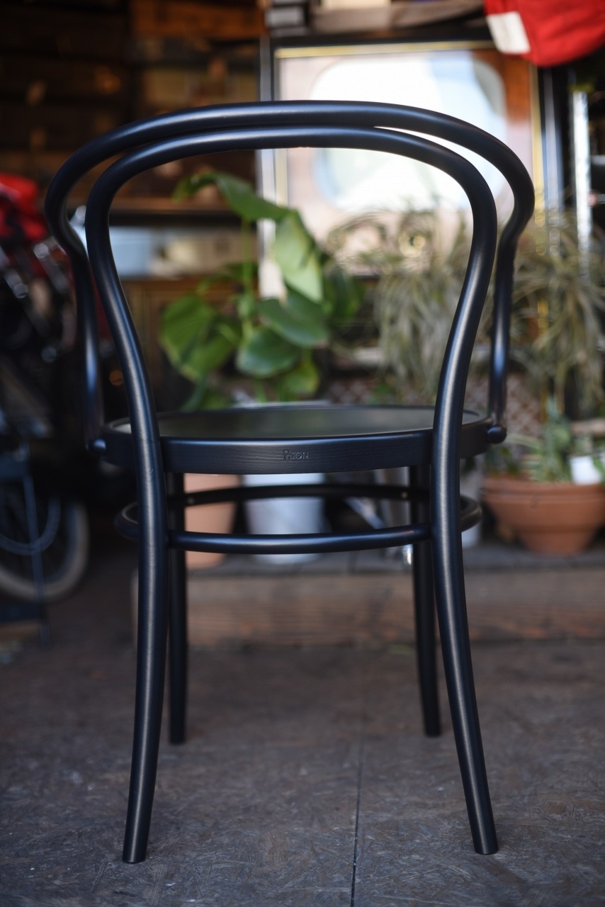 TON ARM CHAIR No.30 321030 | TON | | INNOCENT ONLINE SHOP