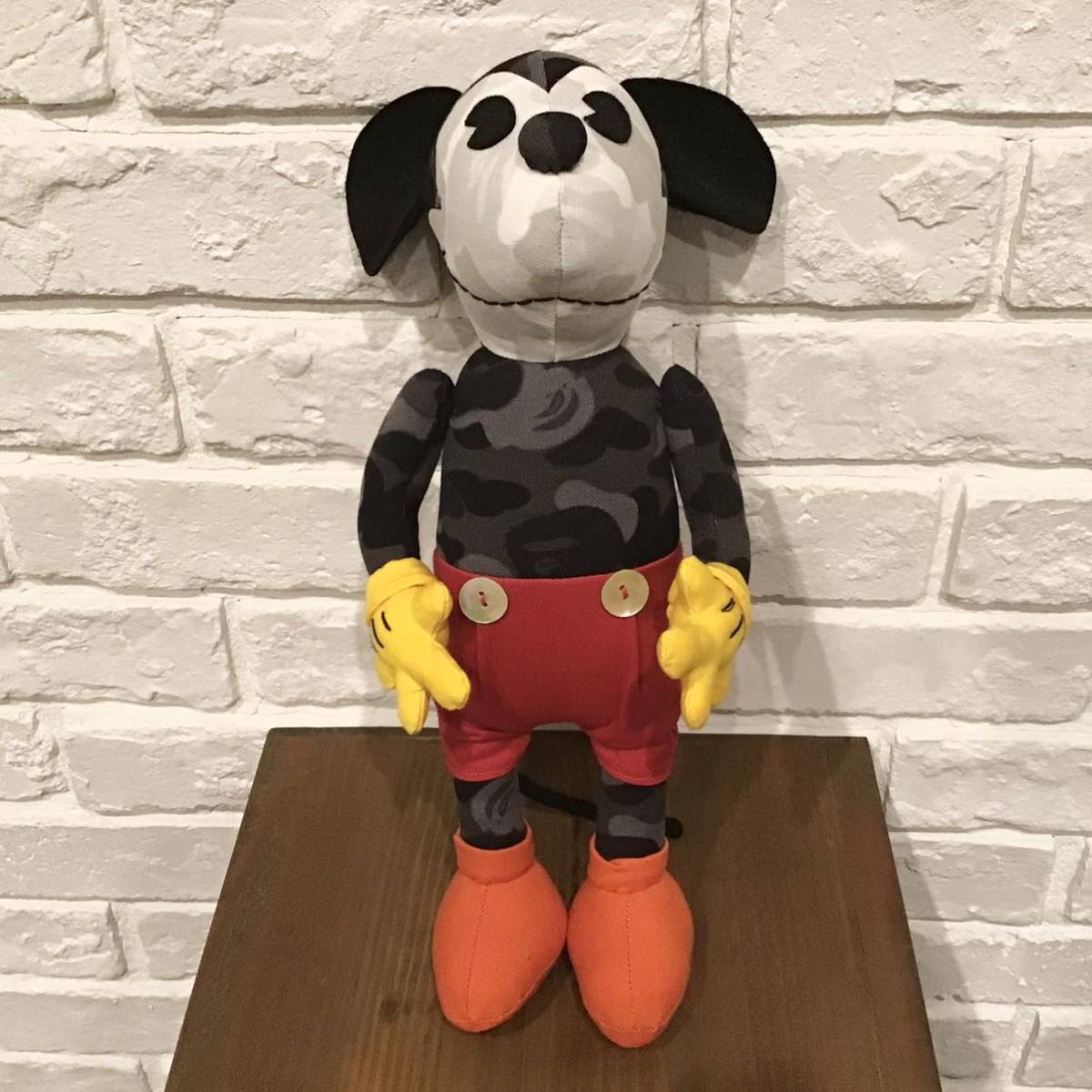 ★新品★ Disney × BAPE camo ミッキーマウス ぬいぐるみ a bathing ape mickey エイプ ベイプ アベイ ...