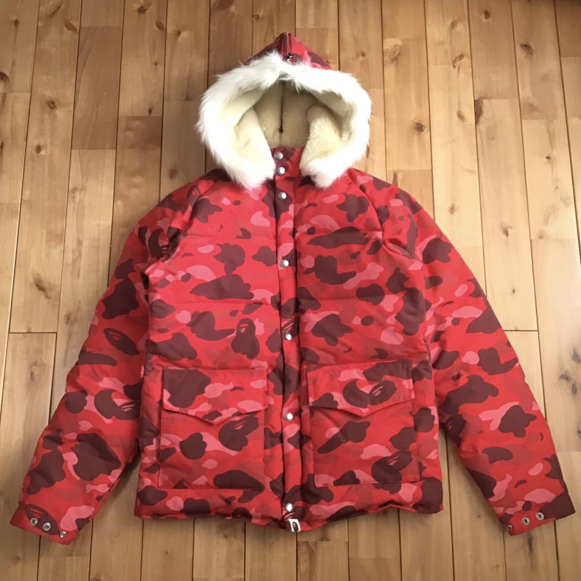 Pharrell camo ファー付き ダウン ジャケット Mサイズ a bathing ape BAPE red camo エイプ ベイプ ...