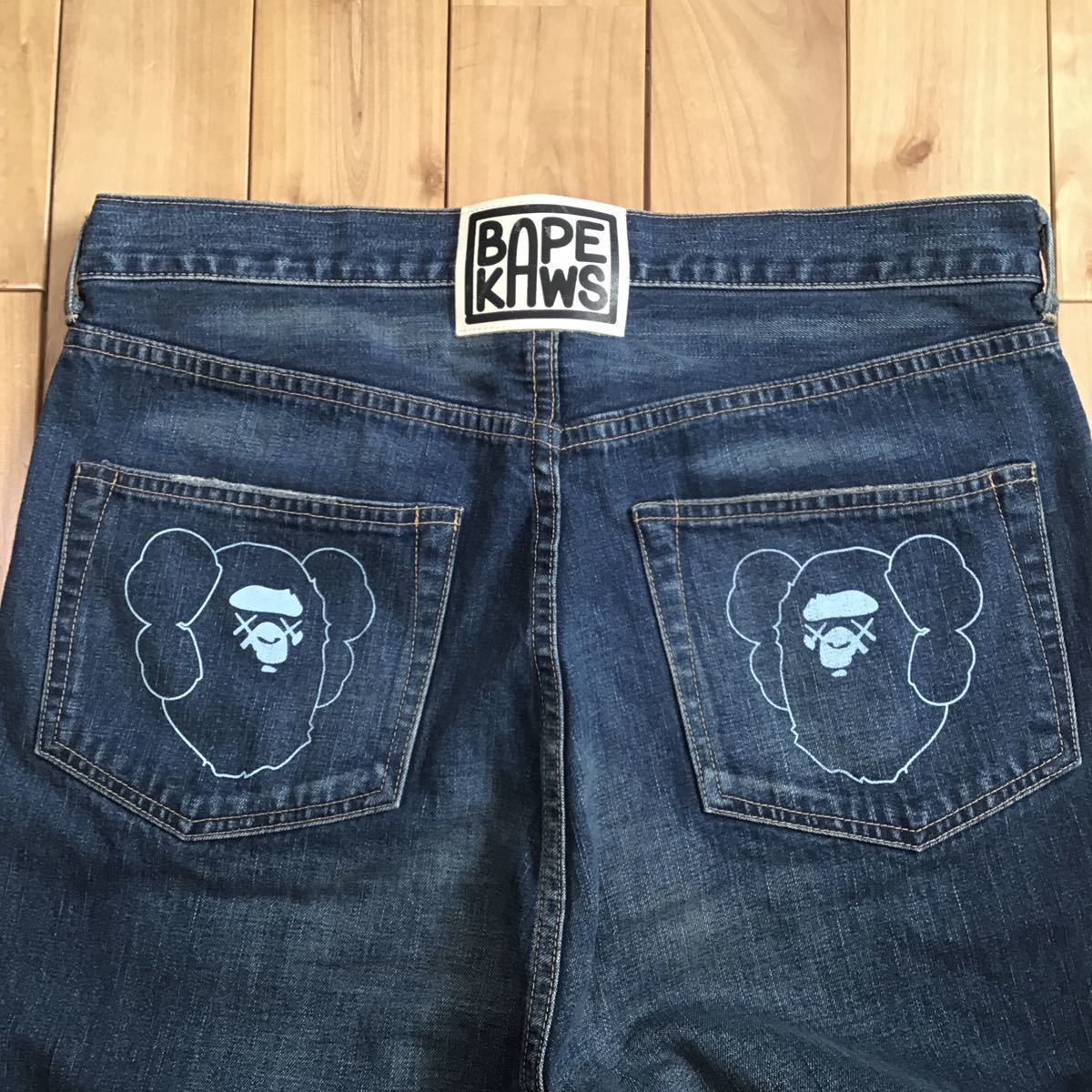 KAWS × BAPE デニム パンツ Mサイズ a bathing ape Denim pants カウズ エイプ ベイプ アベイシング ...