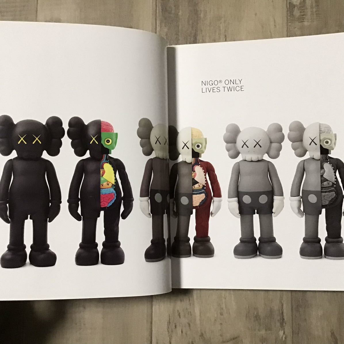 ★激レア★ NIGO ONLY LIVES TWICE 2014年 香港 サザビーズ カタログ a bathing ape BAPE KAWS Pharrell エイプ ベイプ カウズ ...