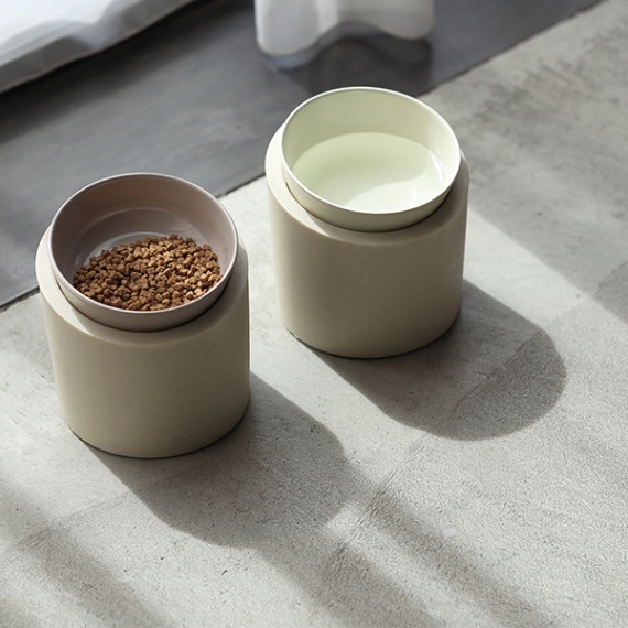 ideaco (イデアコ) Pet Feeder ウォーター Low/High サンドホワイト スタンド付きウォーターボウル|ideaco - Pet Feeder |北欧雑貨＆インテリアの ...