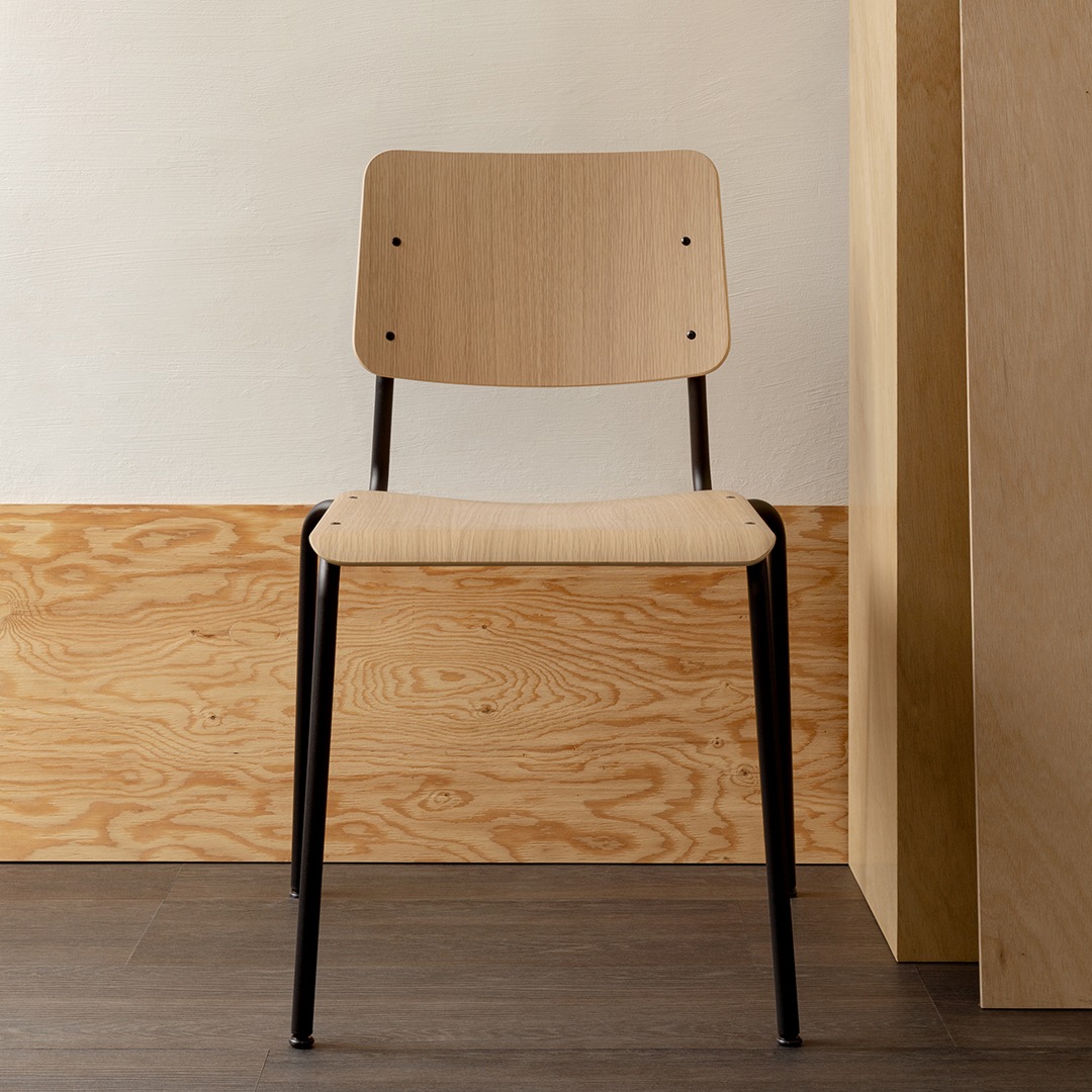 【お取り寄せ】esaila (エサイラ) Fore Chair (フォア チェア) ウォッシュドオーク/ブラックオーク/グレーオーク ブラックフレーム/クロームフレーム インテリア/椅子/日本 ...