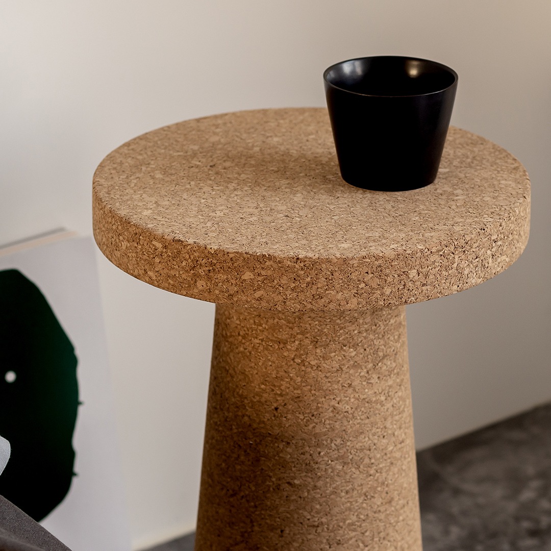 【お取り寄せ】esaila (エサイラ) Pushpin (プッシュピン スツール/サイドテーブル) Adult ナチュラルコルク/ダークステインコルク インテリア/椅子/日本正規代理店品 ...