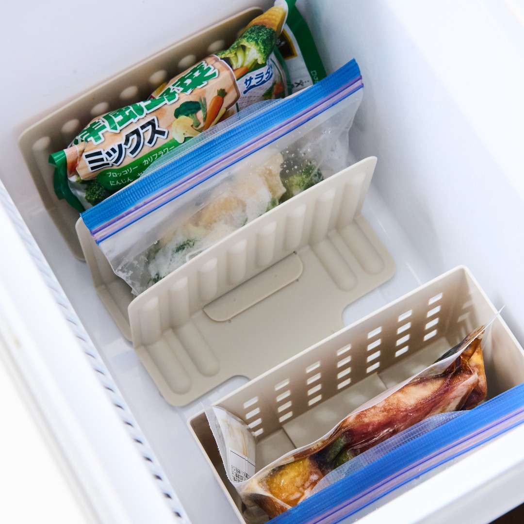 【like-it】 スライドできる! 冷凍庫スタンド ボックス1個、仕切り3枚セット｜キッチン用品,キッチン収納,冷蔵庫用収納グッズ｜kurasso（クラッソ）