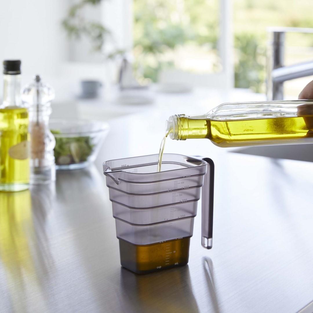 【tower】マグネット段々計量カップ 500mL｜キッチン用品,キッチン収納｜kurasso（クラッソ）