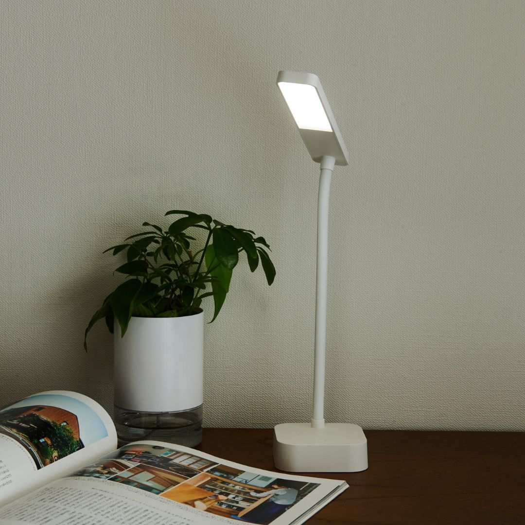 【utlim】 スリムLEDデスクライトUSB充電式｜リビング用品,照明・ミラー｜kurasso（クラッソ）