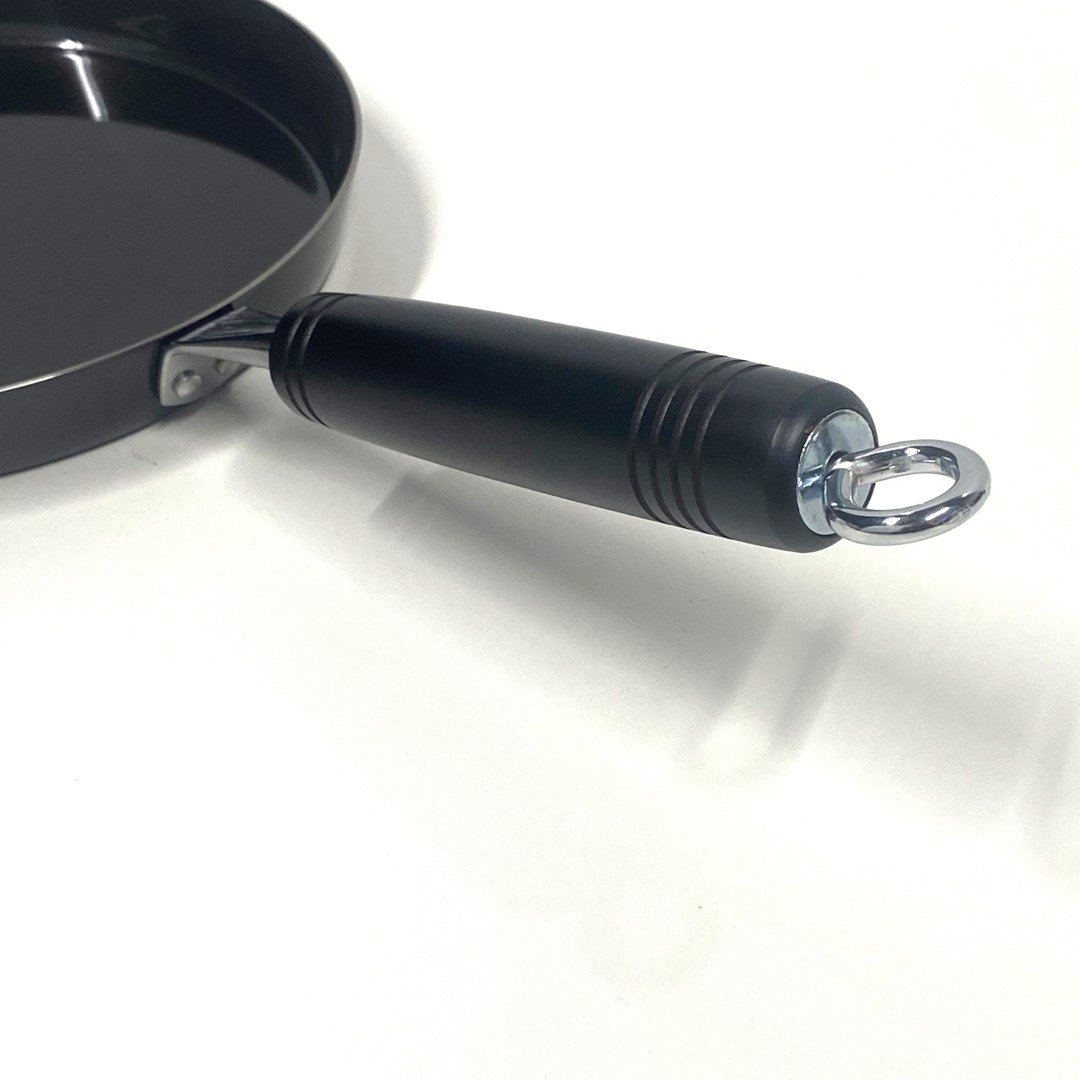 【bws SELECTION】 目玉焼きがおいしく焼ける鉄フライパン 蓋付｜キッチン用品,鍋・フライパン・やかん｜kurasso（クラッソ）