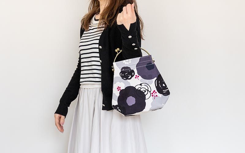 ベンリーがま口【大】「はなかさね」｜亥之吉 by 京美染色株式会社