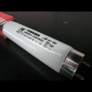 FHF32EX-L-H | 東芝(TOSHIBA) 32形 3波長形電球色(3000K、Ra84) G13口金 全長(1198mm) 直管Hf器具専用 メロウライン 蛍光ランプ 【代引不可商品 ...
