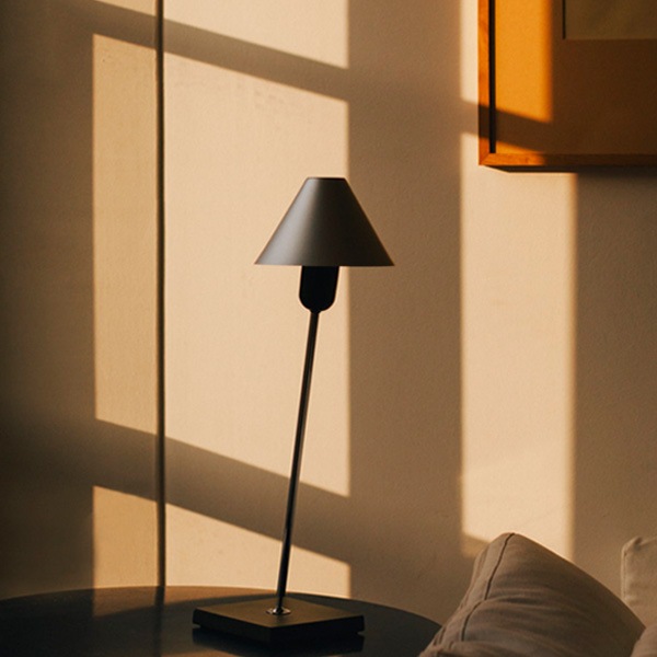 J.M. マッサーナ ＆ マリアーノ・フェレール ＆ J.M. トレモレダの通販 | 家具・インテリア通販 MAARKET マーケット