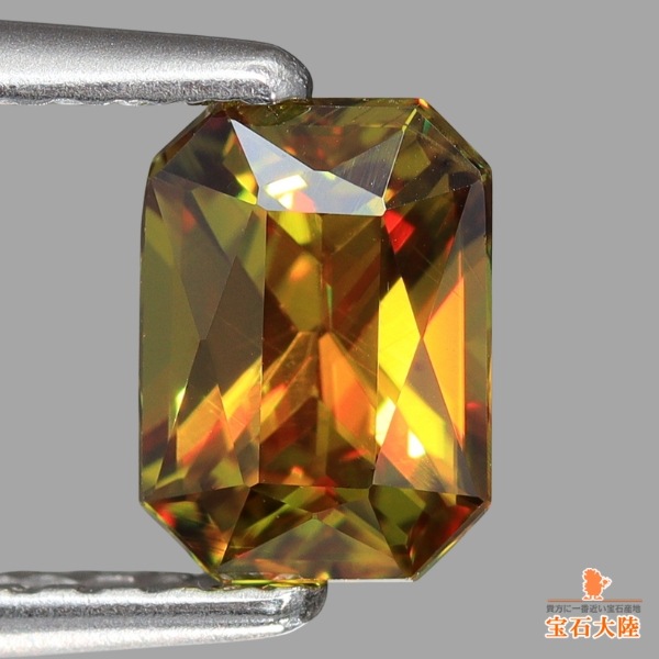 天然スフェーン 0.91ct 【ゴールデンイエロー】 マダガスカル