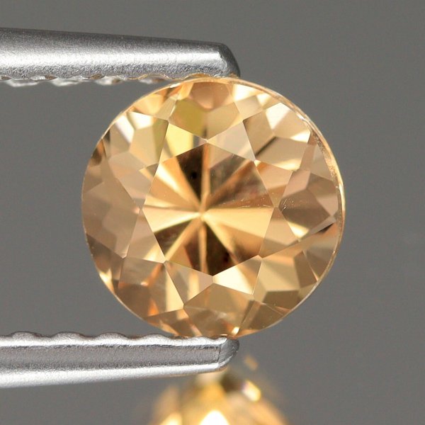 天然インペリアルトパーズ 0.69ct 【ブラジル】