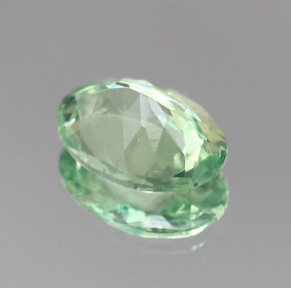 天然バナジウムクリソベリル 0.83ct 【ミント・UV蛍光】 日独ソ付