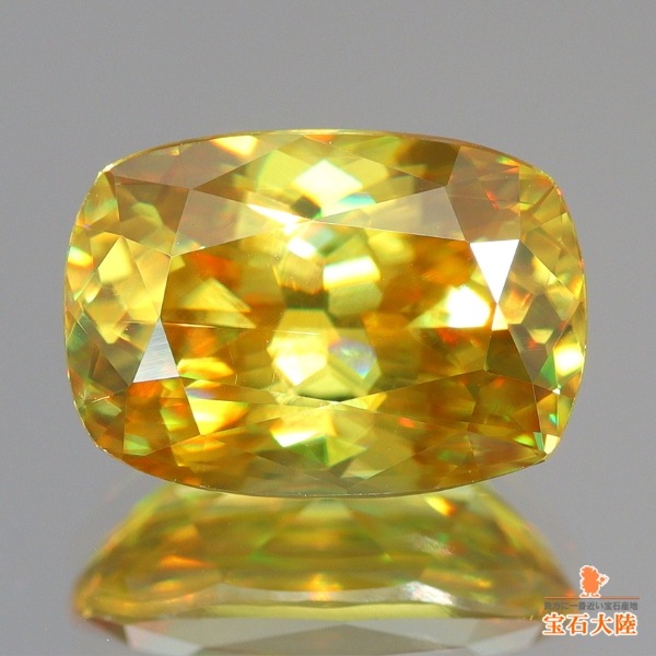 天然スフェーン 2.08ct 【煌めくゴールデンイエロー】 マダガスカル