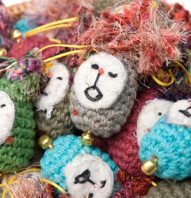 ネパールのゆるキャラ！？ 新感覚ライオンキーホルダー｜MOKORA工房