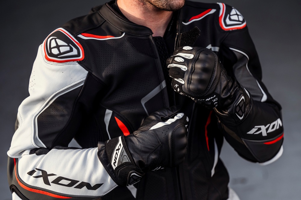 IXON（イクソン）THUND グローブ (BLACK/RED/WHITE) | すべて | | MOTOSALON WEB SHOP