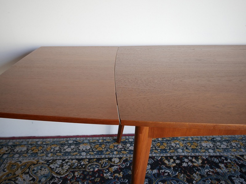 DK Dining table