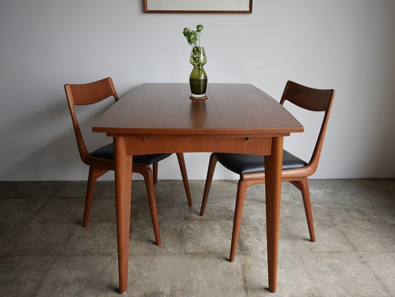 DK Dining table