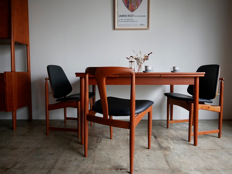 DK Dining table