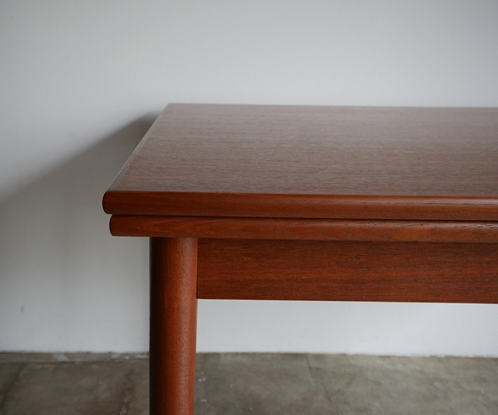 DK Dining table