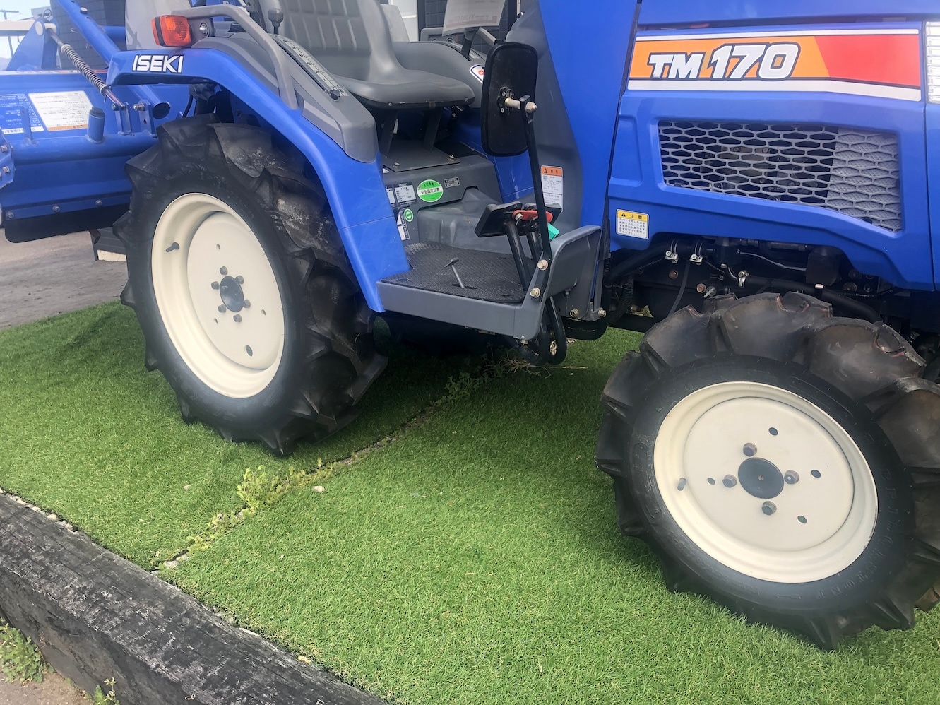 【6/8まで店頭商談中】イセキ トラクター TM170 機体寸法:2100×1030×1890(mm) 馬力17ps 燃料/容量 :ディーゼル軽油/13L | ノウキナビ