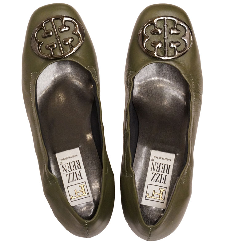 《FIZZ REEN フィズリーン》 300 カーキ【会員登録でポイント10％！】 魅せるデザインと歩きやすく痛くならない信頼の日本製レディースシューズ・ブランド ゆったり幅のEEE メタルが ...