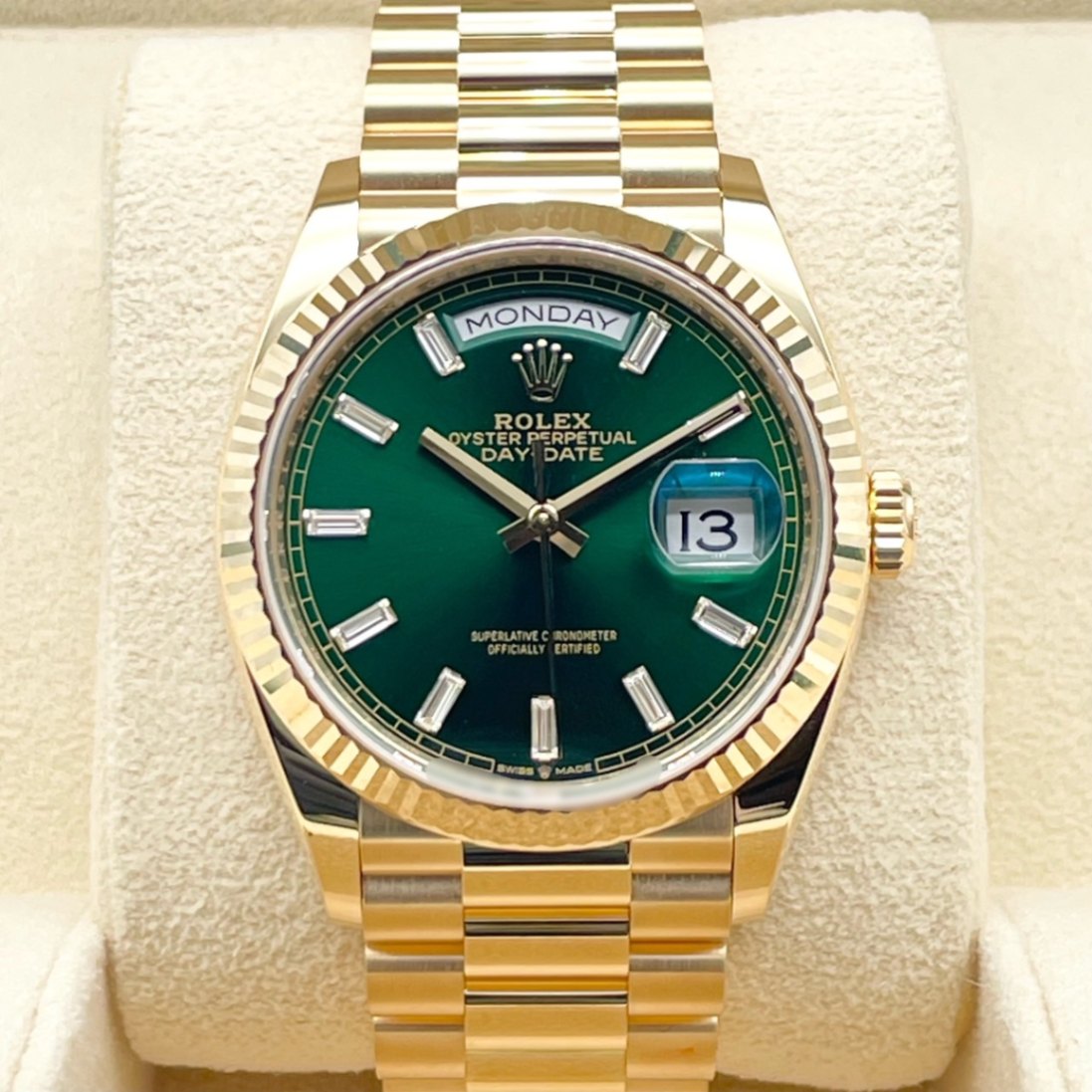 ロレックス デイデイト 128238 ブライトグリーン 10Pダイヤ プレジデントブレスレット 36mm ｜ 商品状態：新品未使用品｜プレミア ...