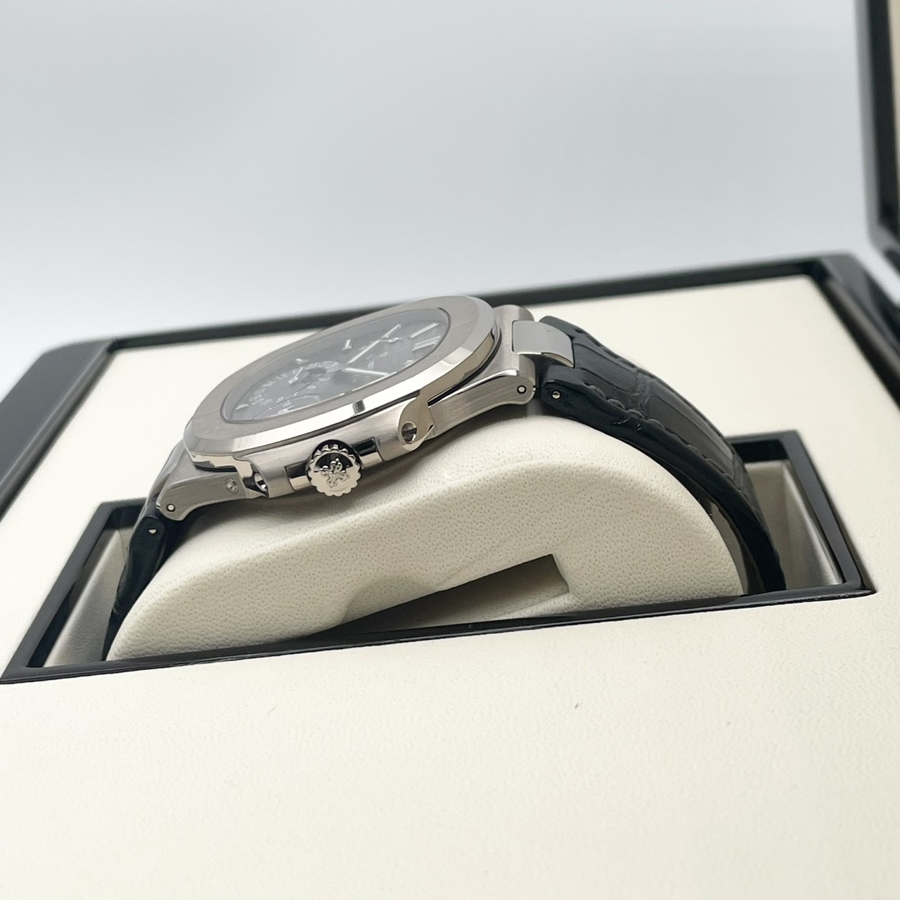 【6月限定特価！】パテックフィリップ ノーチラス 5712G-001 スレート 40mm | 時計 | 商品状態：中古美品｜高級腕時計 ...