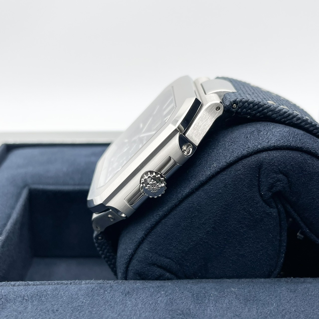 【世界最安価格に挑戦！】パテックフィリップ キュビタス 5822P-001 ブルー・ソレイユ プラチナ 45mm ｜ 商品状態：新品｜プレミアバリューショップ