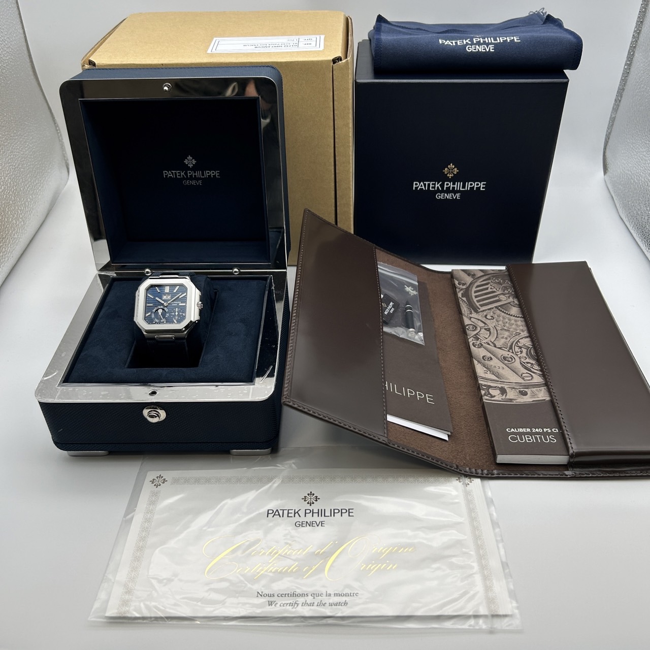 【2024年新作】パテックフィリップ キュビタス 5822P-001 ブルー・ソレイユ プラチナ 45mm ｜ 商品状態：新品｜プレミアバリューショップ