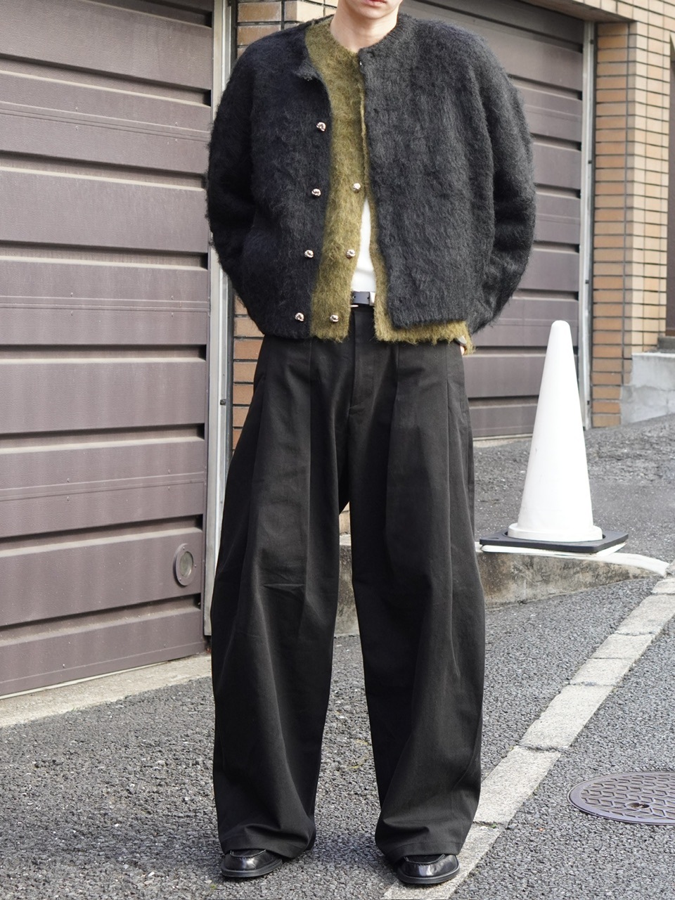 東京店WEB限定受注制【Chikashitsu +】deep tuck cotton wide slacks (3color) | OUR BRAND,Chikashitsu +,TOKYO ...