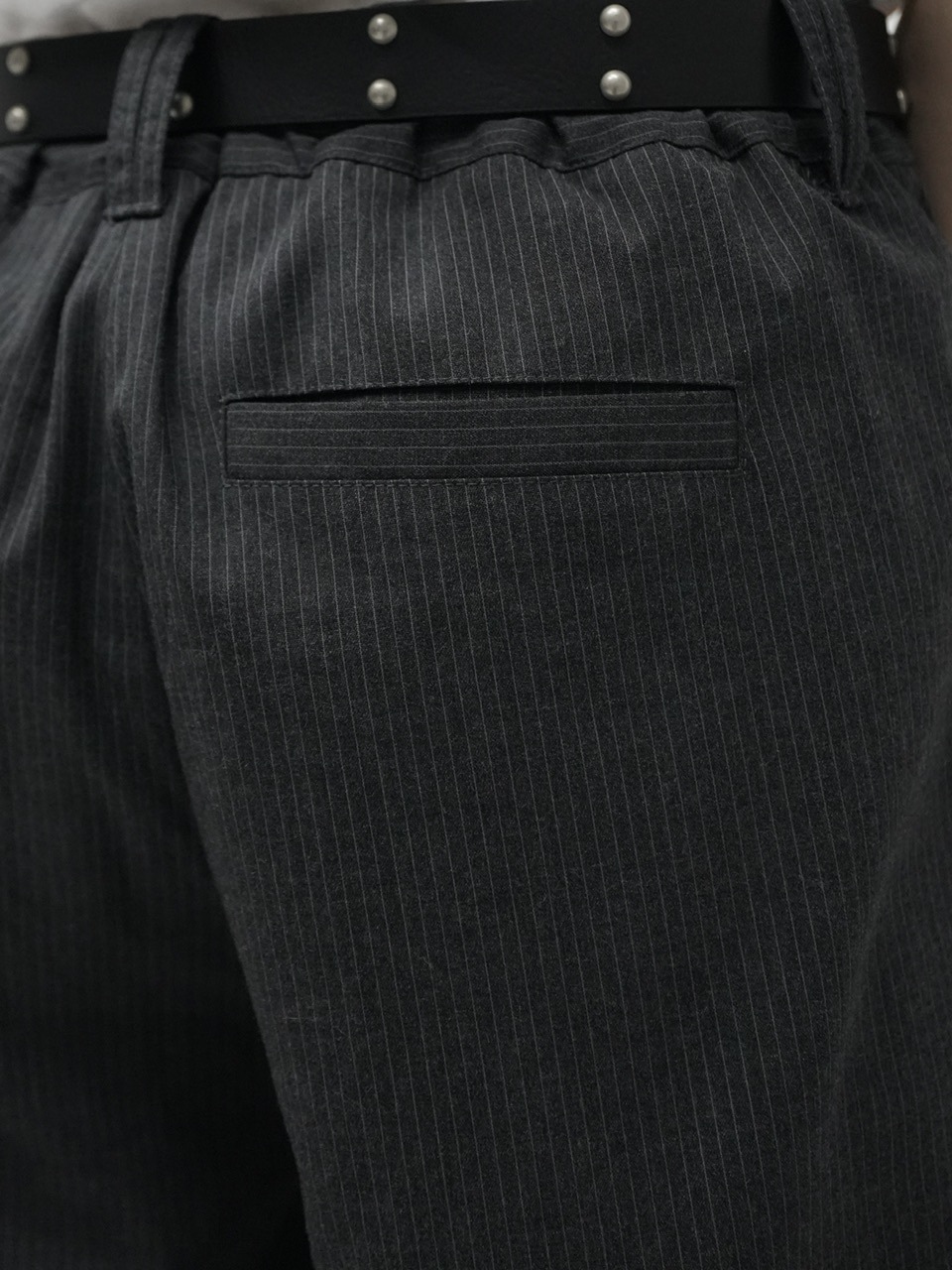 【CS】stripe cross tuck drape slacks (gray) | OUR BRAND,Chikashitsu +,CS | PRESSING WEB SHOP