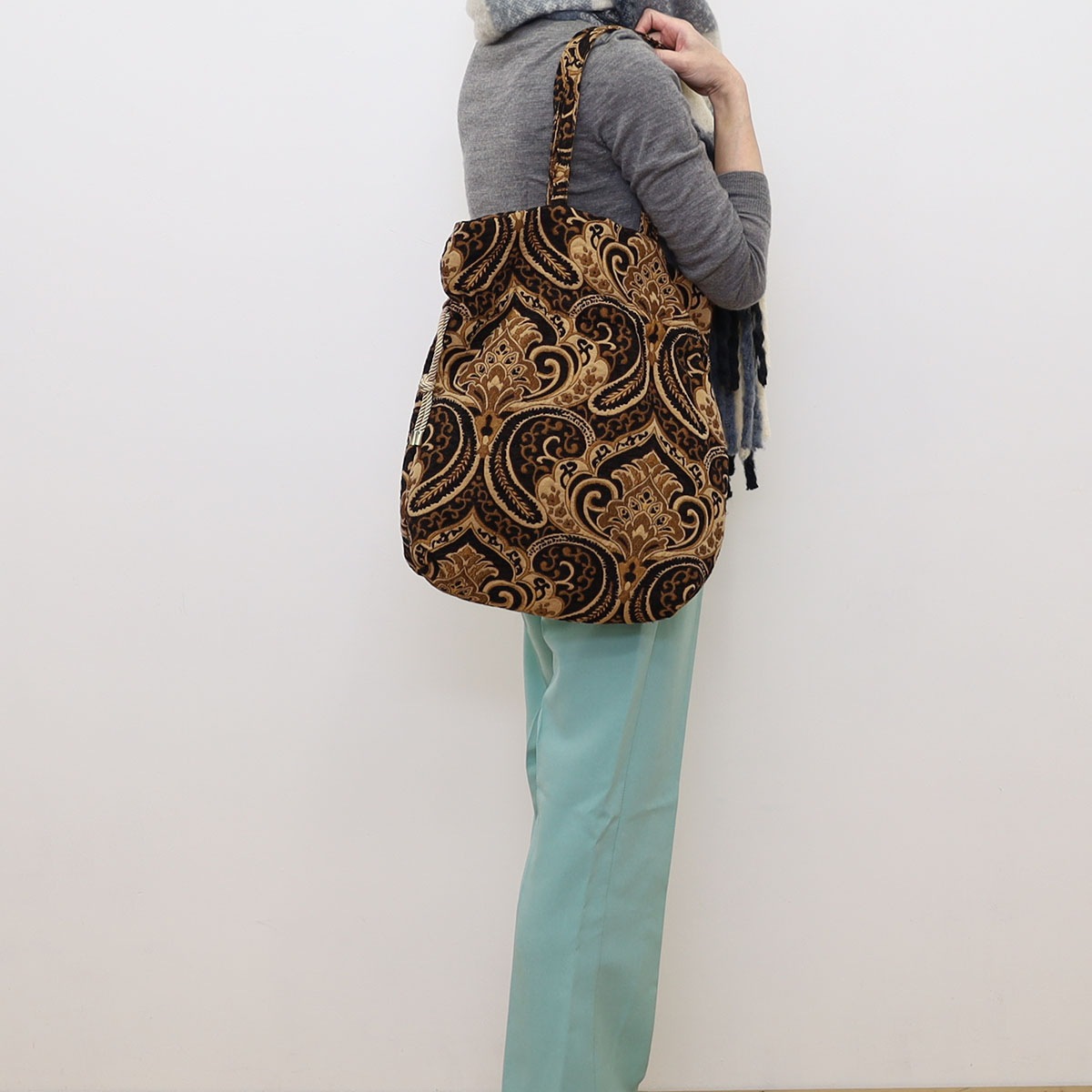 P023【Nananoel】bonnie 柄生地巾着トートバッグ／A4対応 22533-11005BK | 出品企業,クー(P023) | ルートスタイル オンライン