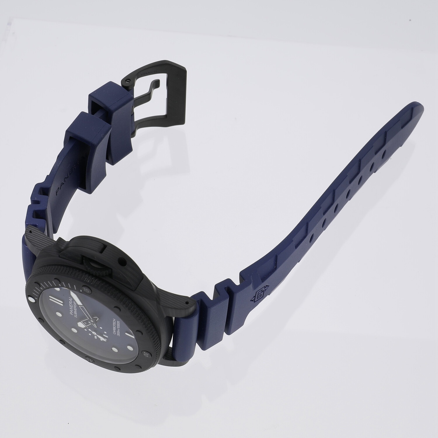 P6359 | [未使用]パネライ サブマーシブル クアランタクアトロ カーボテック ブルー アビッソ ブルー PAM01232 Y番 メンズ ...