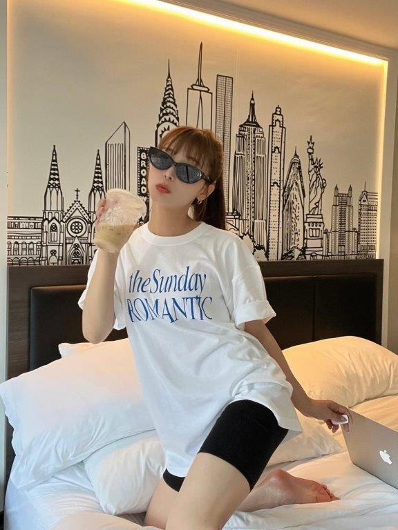 THE SUNDAY ROMANTIC TEE | SCANDAL,THE SUNDAY ROMANTIC WITH RINA | ROOFTOP ONLINE STORE