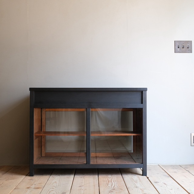 ショーケースキャビネット 黒染『R-select リデザインプロダクト』 | すべての商品 | R-select