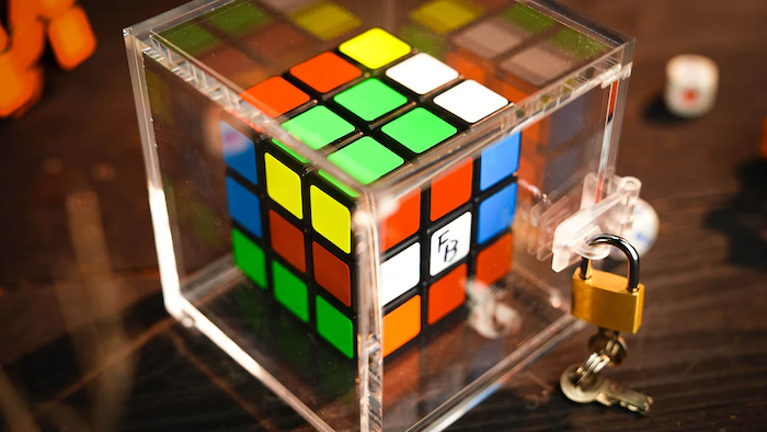 Crystal Prison by Flat Base & TCC Magic ｜全商品一覧や手品グッズ揃うマジックショップ｜セオマジック