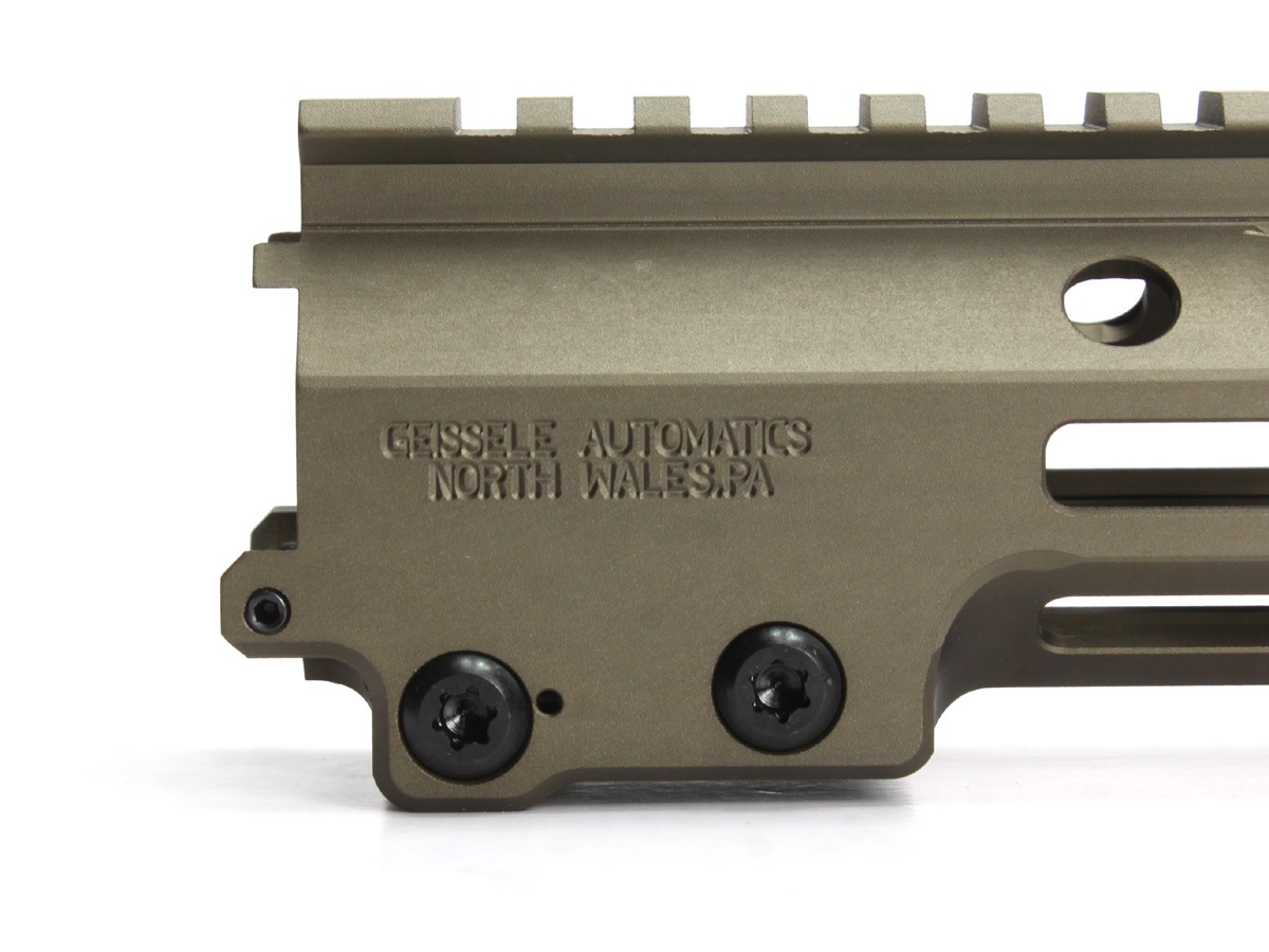 IRON AIRSOFT 各社リアルピッチM4シリーズ対応 Geisseie MK16スタイル レールハンドガード 13.5インチ DDC ...
