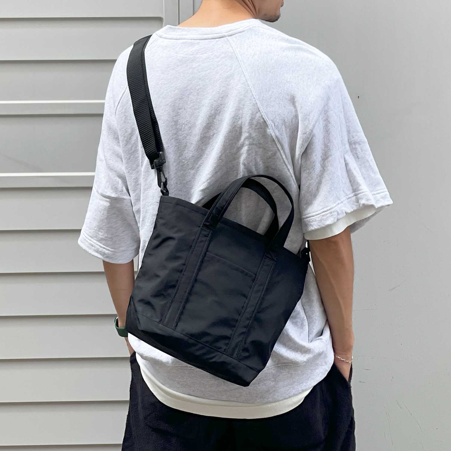 ERA. イーラ ERA'S WALK CARRIER "SANPO" GROCERY ナイロントートバッグ Sサイズ ブラック