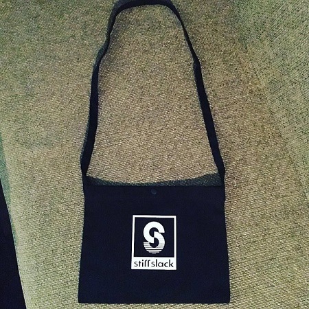STIFFSLACK / SS LOGO サコッシュ (BLACK) | STIFF SLACK WEBSHOP