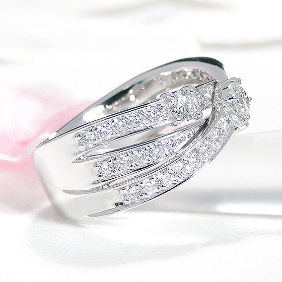 Pt950 ハート＆キューピッド ダイヤモンドリング