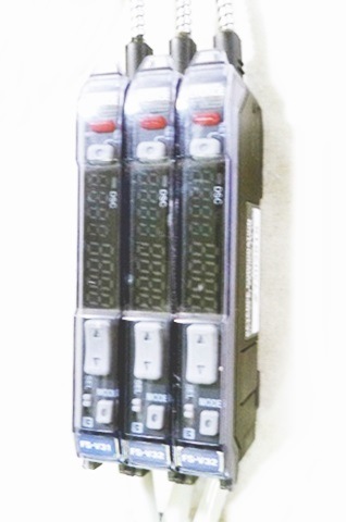 KEYENCE FS-V31/FSV32/FU-83C Dual digital fiber amplifier (base unit/2 ...