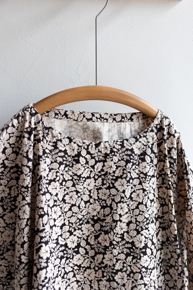R&D.M.Co- (OLDMAN'S TAILOR) | WILD BERRY BOAT NECK DRESS Col : Natural ...